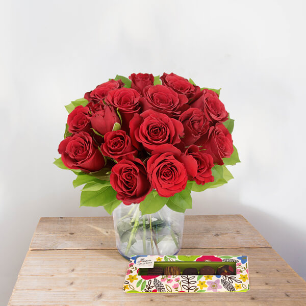 Cadeaux Gourmands "15 ROSES ROUGES + VASE + 5 CHOCOLATS" - Livraison ...