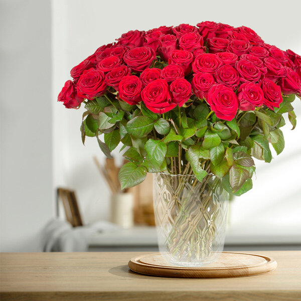 Bouquet de roses "61 GRANDES ROSES ROUGES" - Livraison Express | Florajet