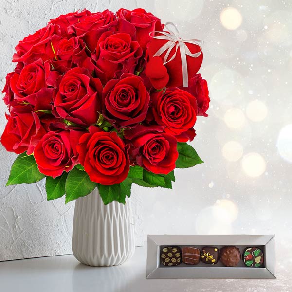 Cadeaux Gourmands "20 ROSES ROUGES + 5 CHOCOLATS + PIC COEUR ...