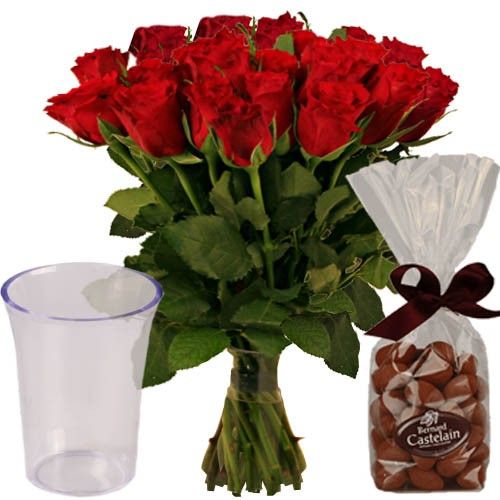 Bouquet de roses "20 ROSES ROUGES + VASE + AMANDES" - Livraison Express ...