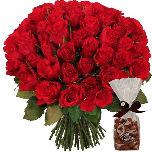 Bouquet de roses "30 ROSES ROUGES + AMANDES" - Livraison Express | Florajet